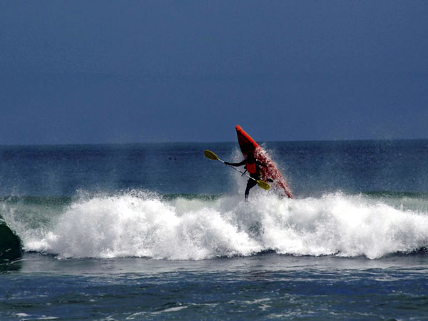 Surf kayaking thrills Camarines Norte | Inquirer News