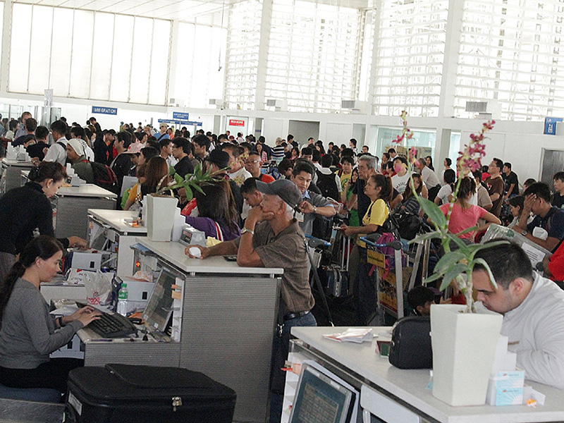 Enforce law on PAL employees in work stoppage, Enrile tells gov't ...