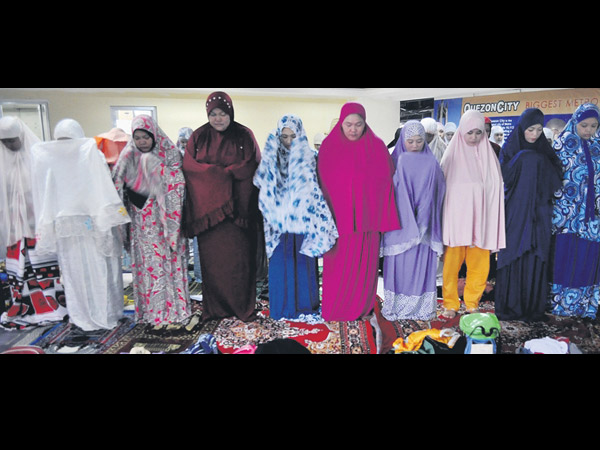 Muslims pray for peace on Eid’l Adha | Inquirer News