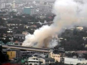 Fire hits building near LRT station | Inquirer News