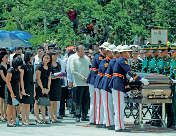 Funeral celebrates Jesse Robredo | Inquirer News