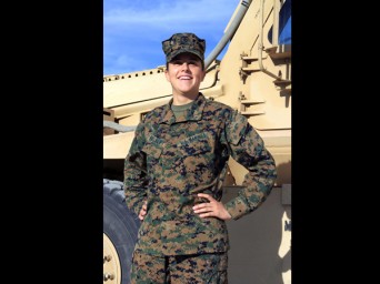 Marine pioneering effort to move women into combat | Inquirer News