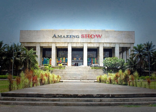 Fire hits Manila Film Center | Inquirer News