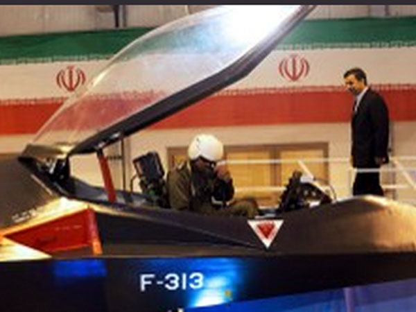 Iran unveils futuristic-looking warplane | Inquirer News