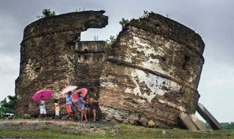 The race to save La Union’s ‘baluarte’ | Inquirer News