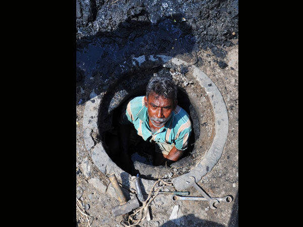 A dirty job in Mexico City: sewer diver | Inquirer News