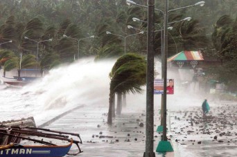 One of world’s strongest typhoons lashes Philippines | Inquirer News