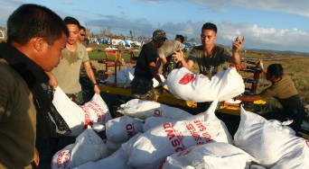 P18.4B in ‘Yolanda’ emergency aid distributed late | Inquirer News