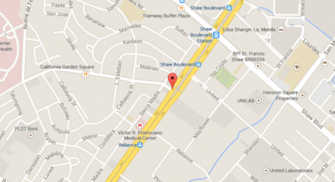 3-vehicle accident slows down traffic on Edsa | Inquirer News