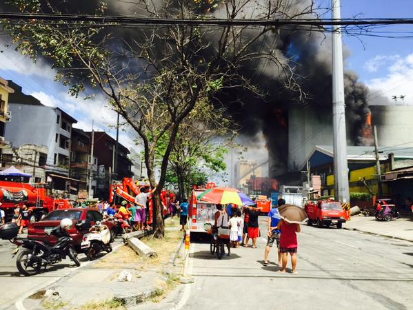 Building on Araneta Avenue on fire for almost 12 hours | Inquirer News
