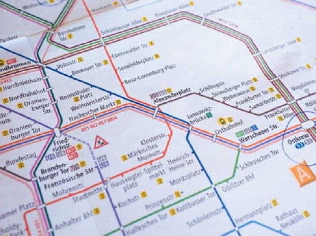 Berlin subway map printed in Arabic, with refugee's help | Inquirer News