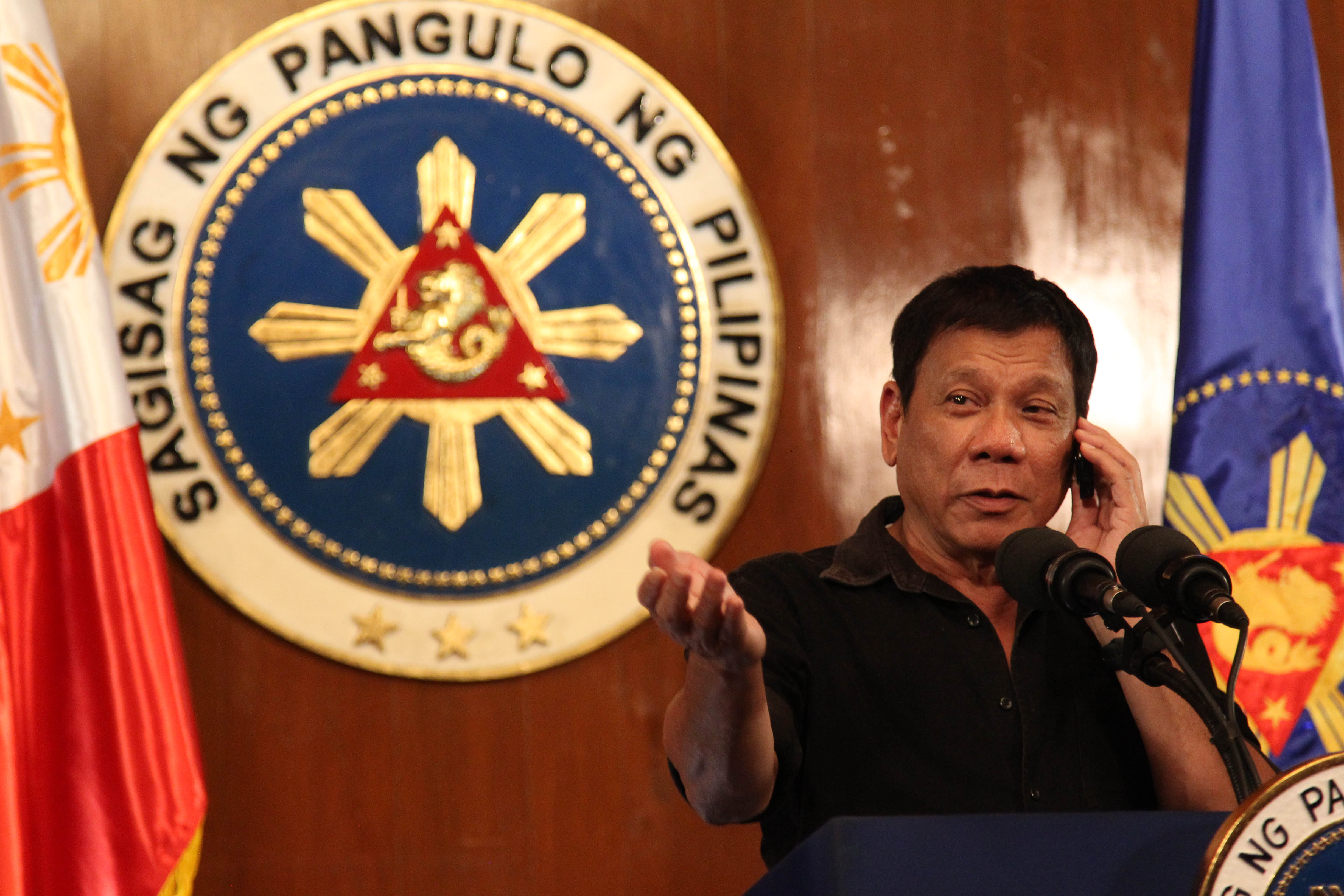 Duterte signs FOI order | Inquirer News
