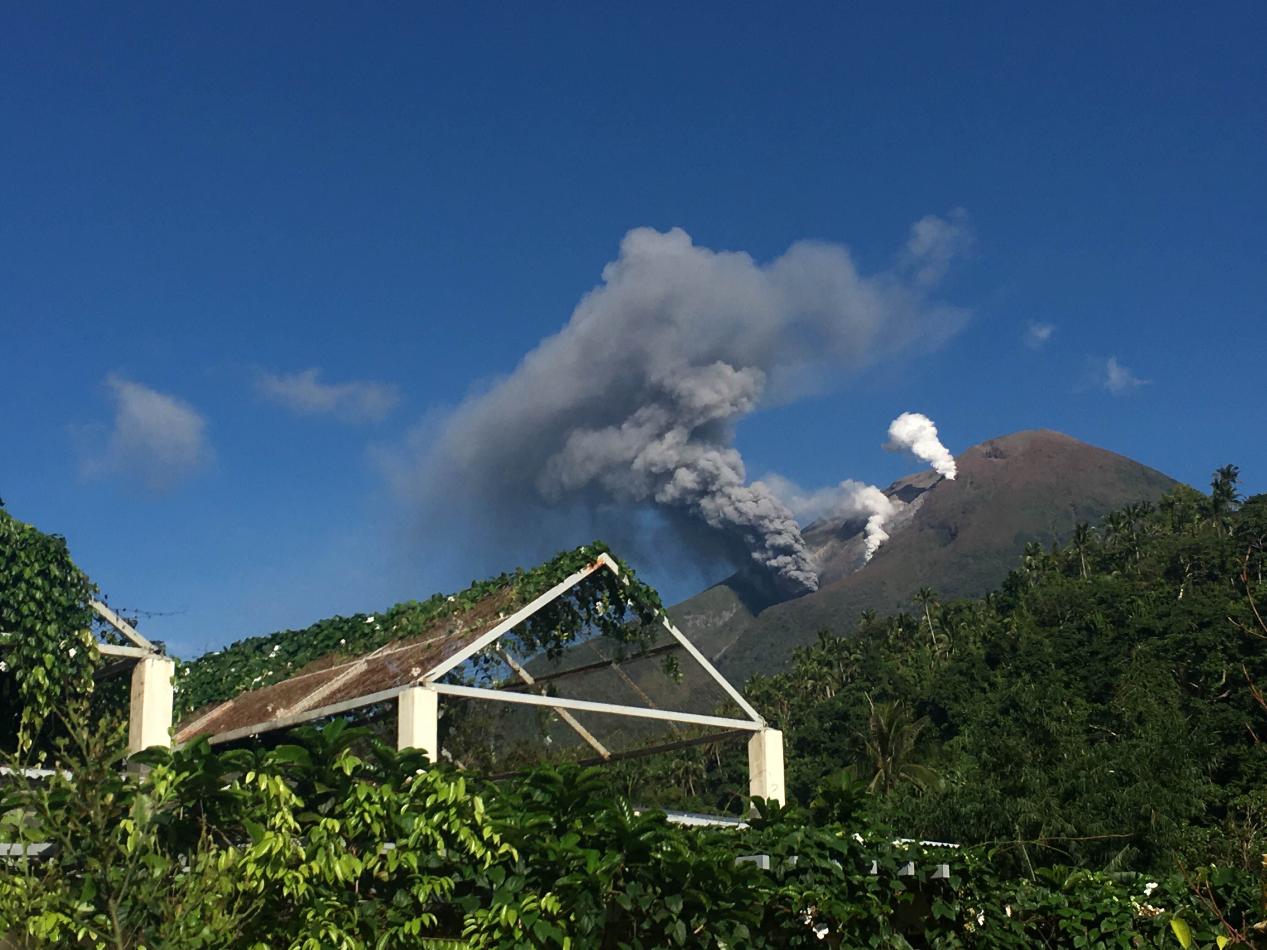 Bulusan Volcano spews ash anew | Inquirer News