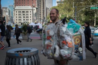 New York trash man tells Americans wake up to garbage | Inquirer News