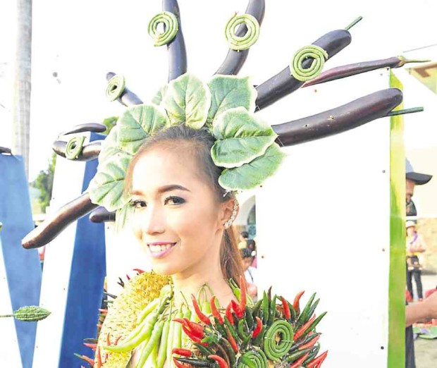 In this Pangasinan town, they wear what they eat | Inquirer News