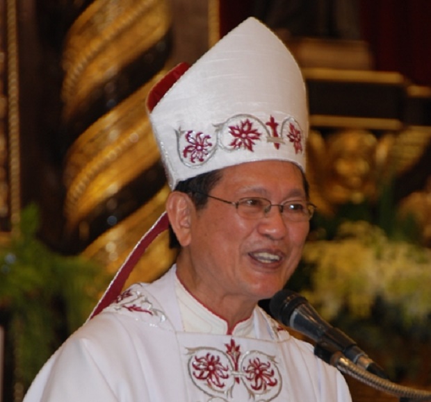 Novaliches Bishop Emeritus Teodoro Bacani collapses during 'Simbang ...
