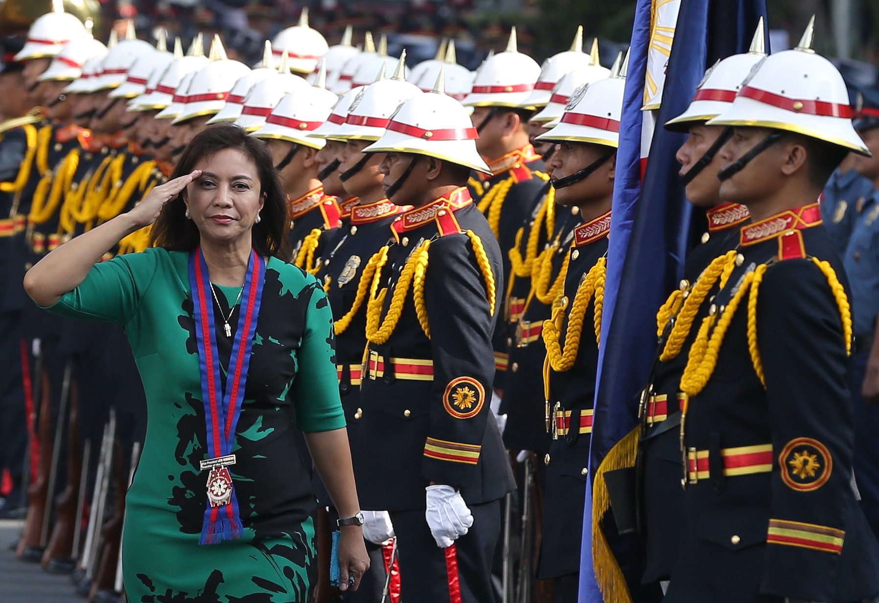 Robredo learns the art of war | Inquirer News