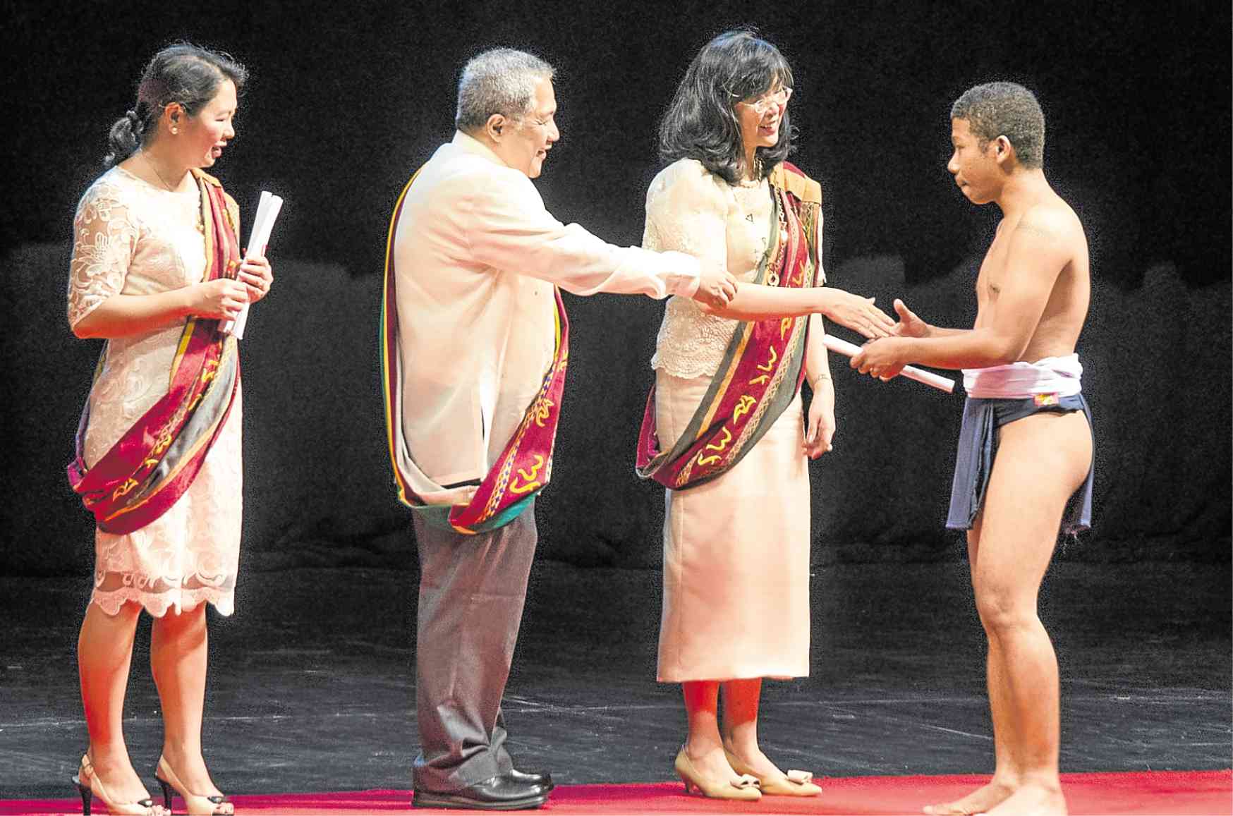 First Aeta UP grad vows to serve Pinatubo tribes | Inquirer News