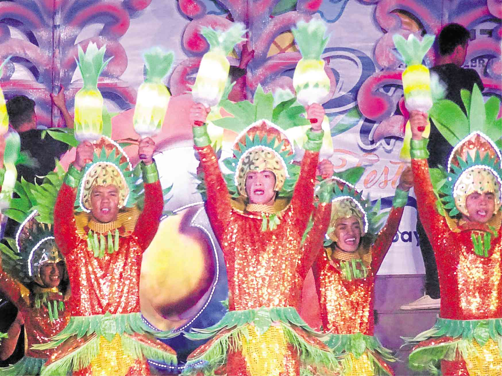 Sweet pineapples star in Ormoc festival | Inquirer News