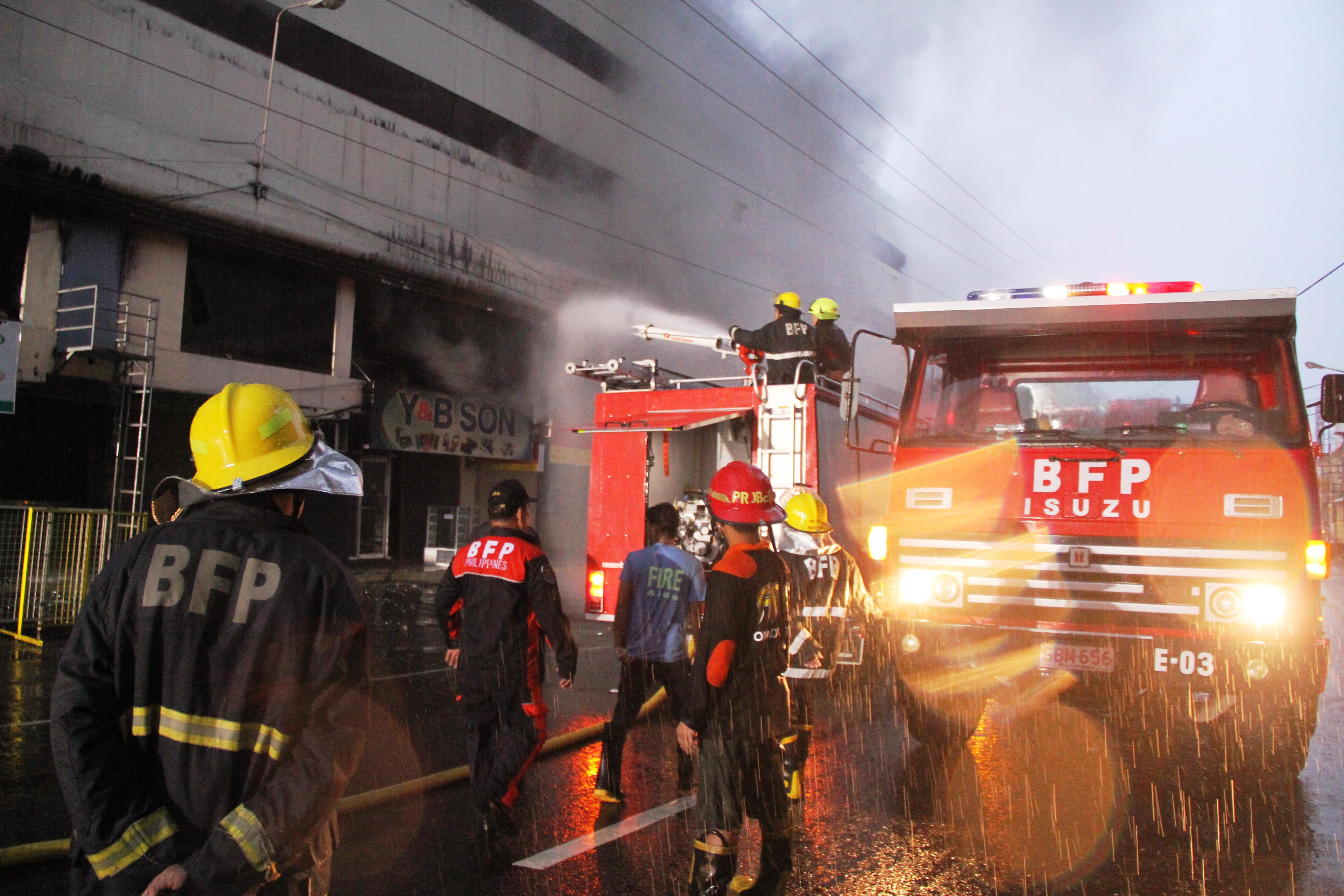 Fire at Ormoc's Gaisano mall spread in minutes - witnesses | Inquirer News