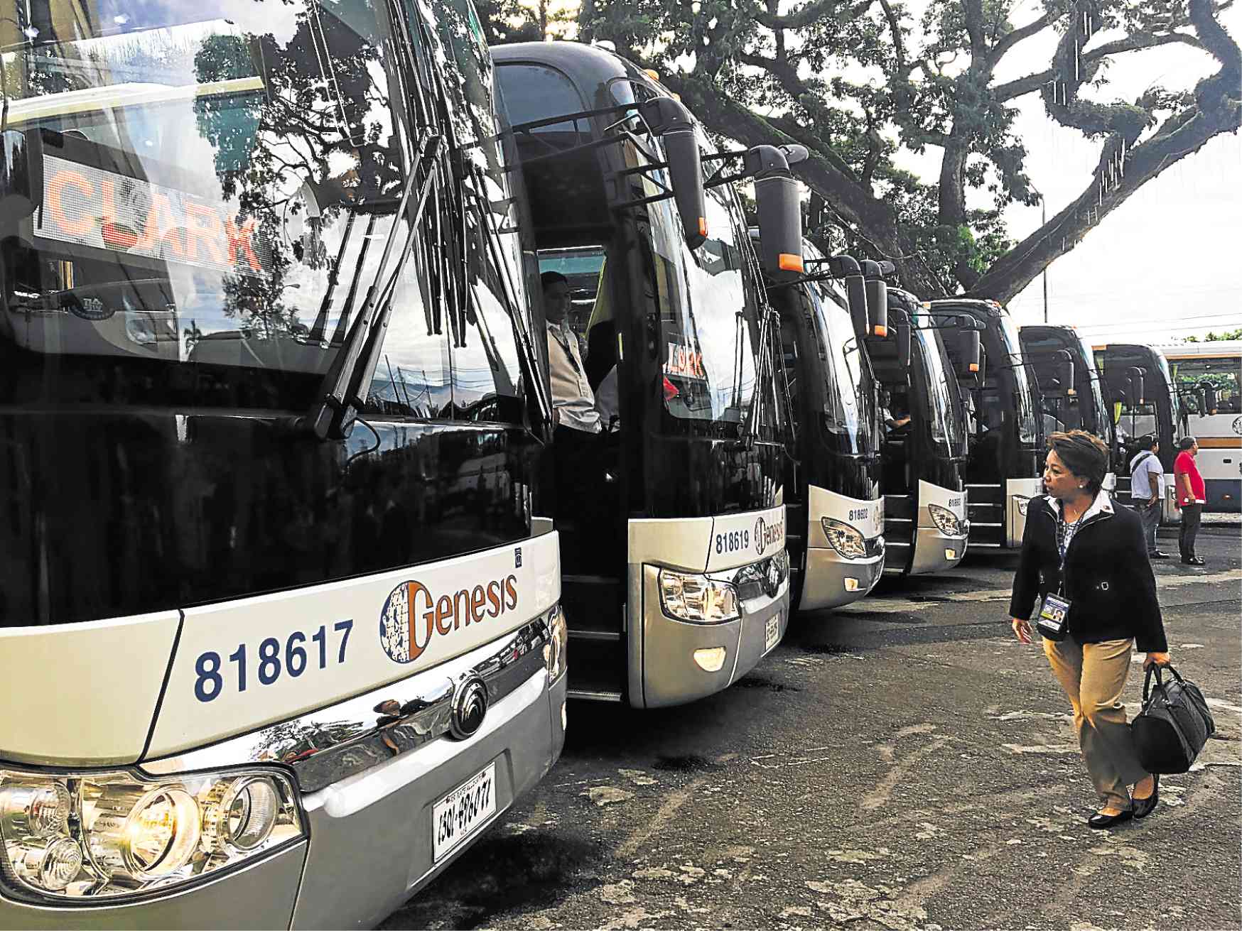 Provincial bus franchises back via P2P | Inquirer News