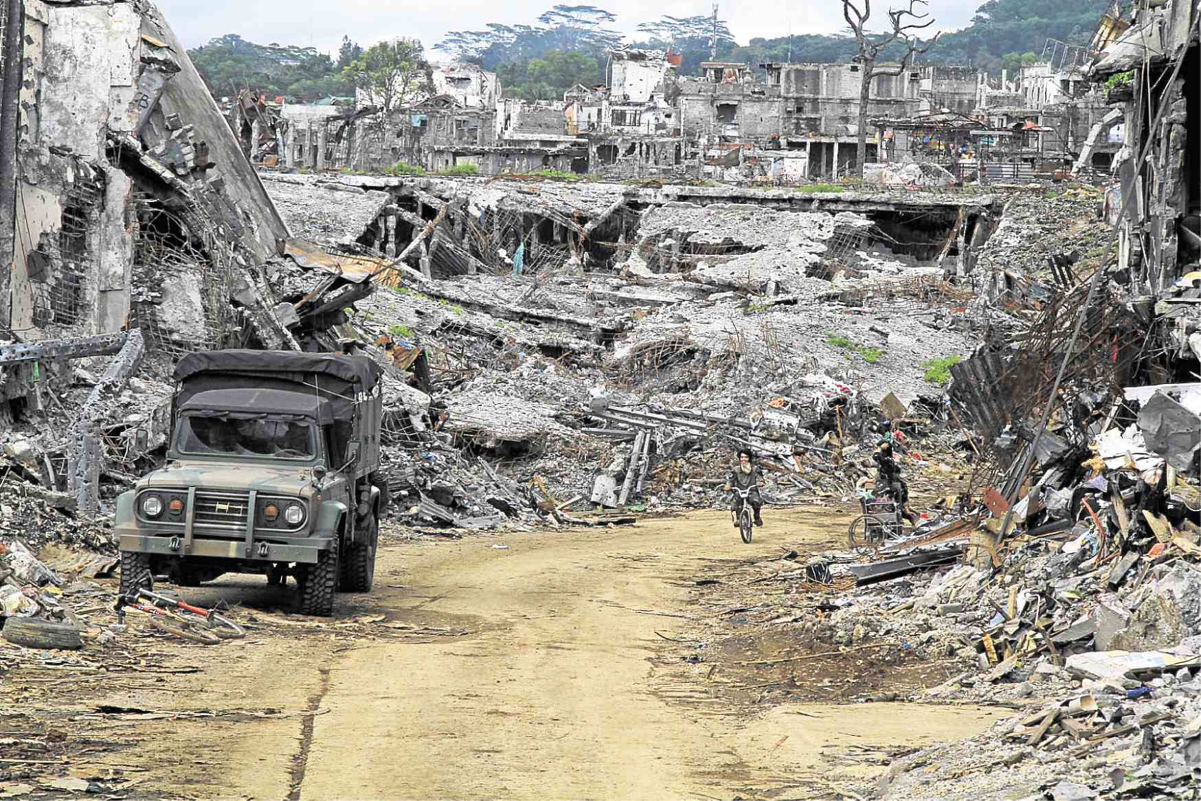 Hapilon’s chief aide slain as troops hound stragglers | Inquirer News