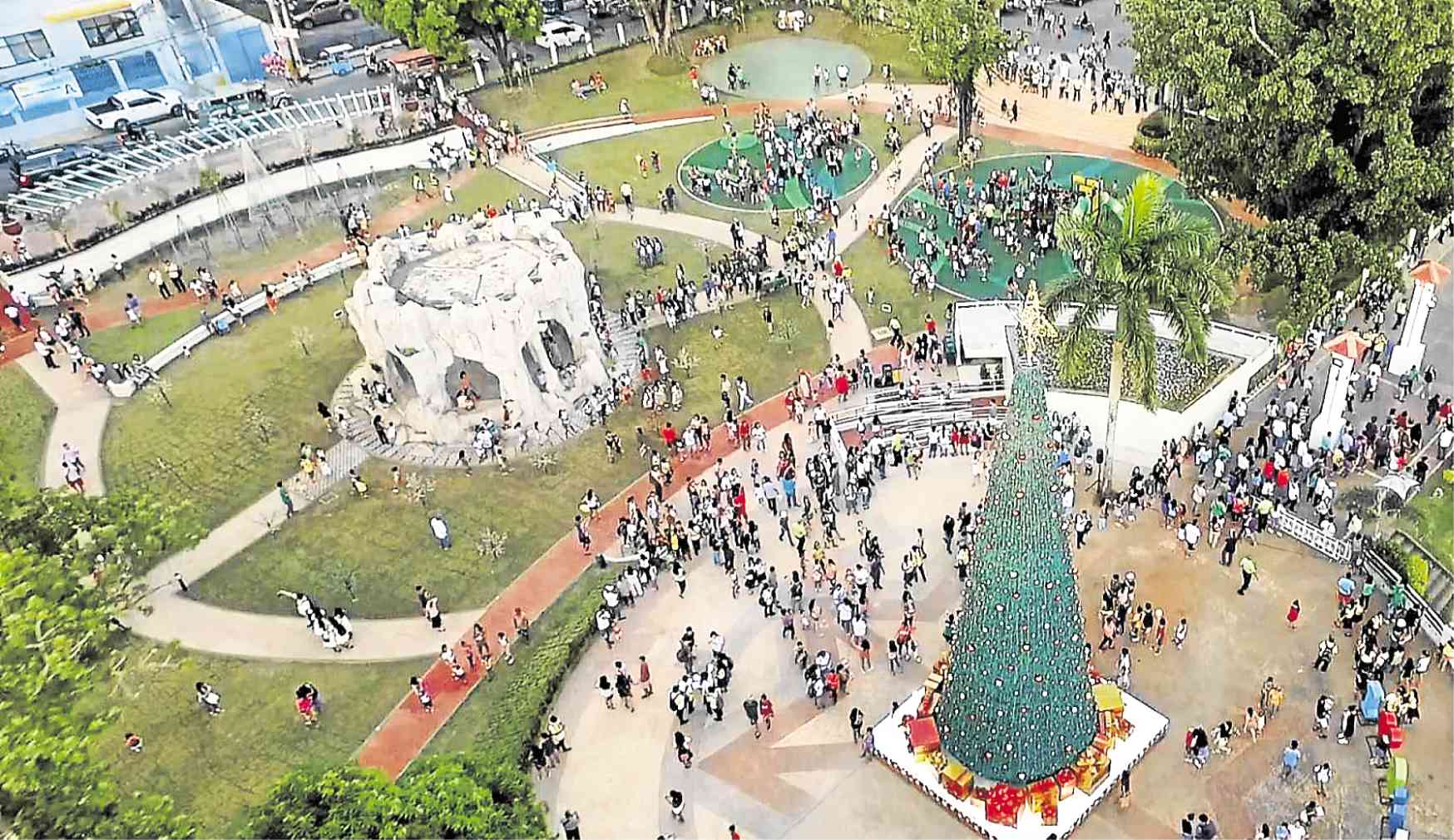 Sunken park regains past glory | Inquirer News
