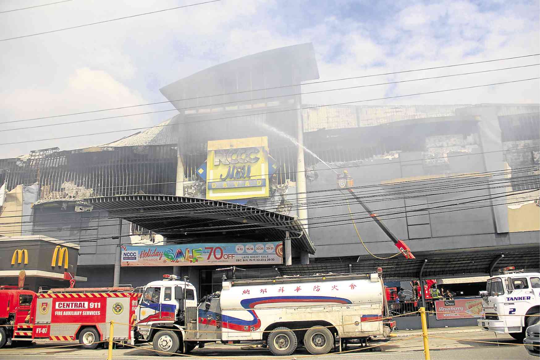 Solons to press for mall fire inquiry | Inquirer News