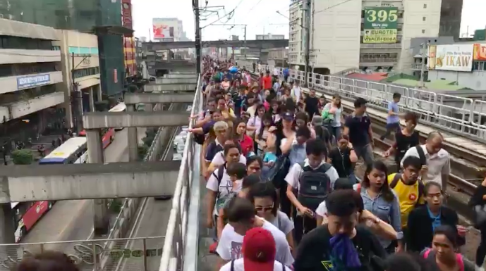 MRT-3 smoke caused by faulty regulator | Inquirer News