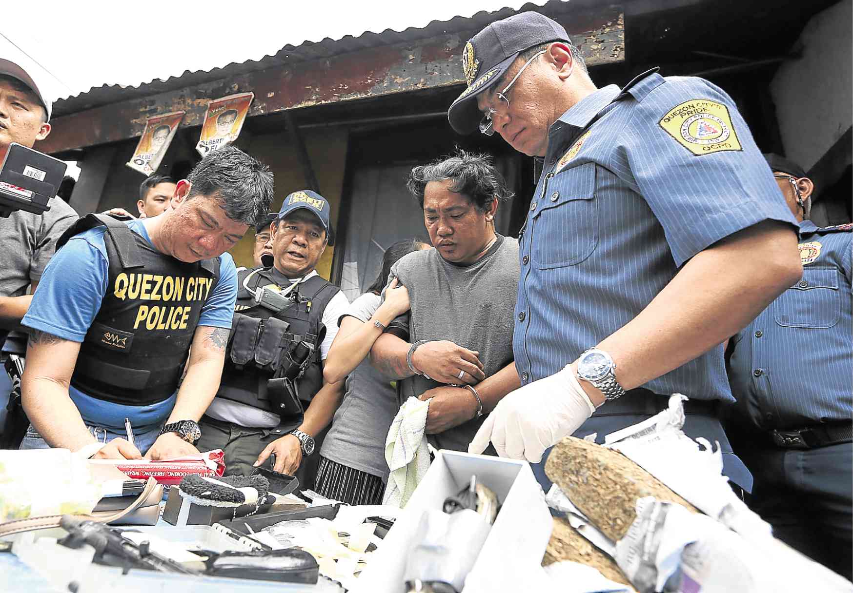 ‘Shabu,’ marijuana bricks seized from QC couple | Inquirer News