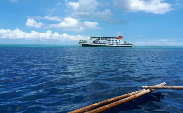 Ferry runs aground in shallow waters off Libon town in Albay | Inquirer ...