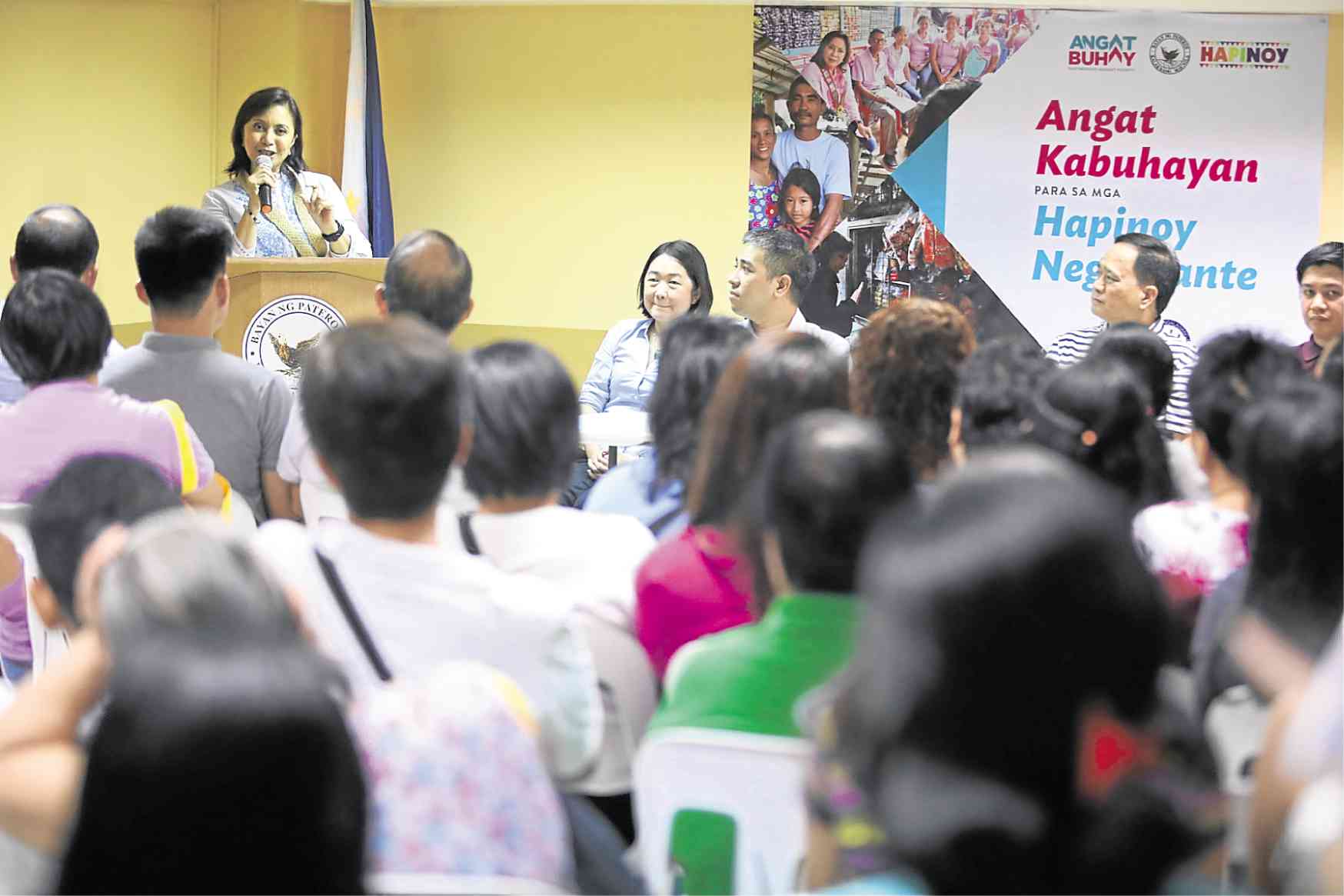 Store owners taught to level up under Leni project | Inquirer News