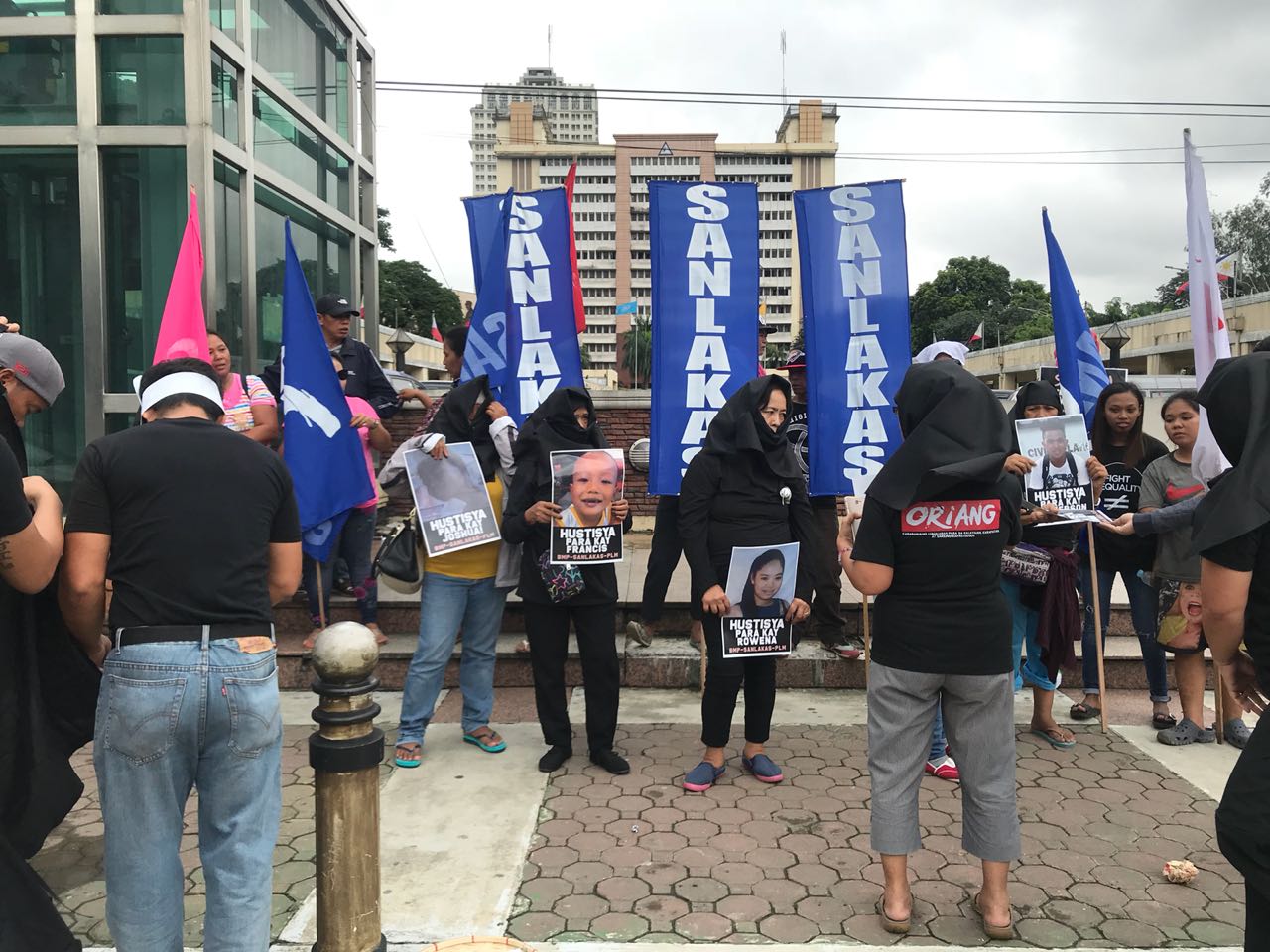 LOOK: Militants converge on Commonwealth, Philcoa for #Sona2018 ...