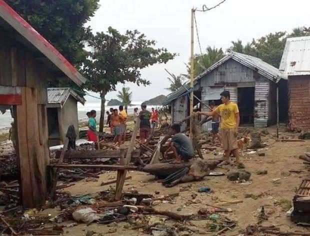 ‘Rosita’ unleashes storm surges, big waves in 4 towns in Northern Samar ...