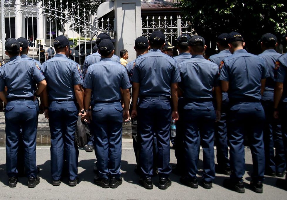 PNP: Only 253 cops face raps in 6,600 drug slays | Inquirer News