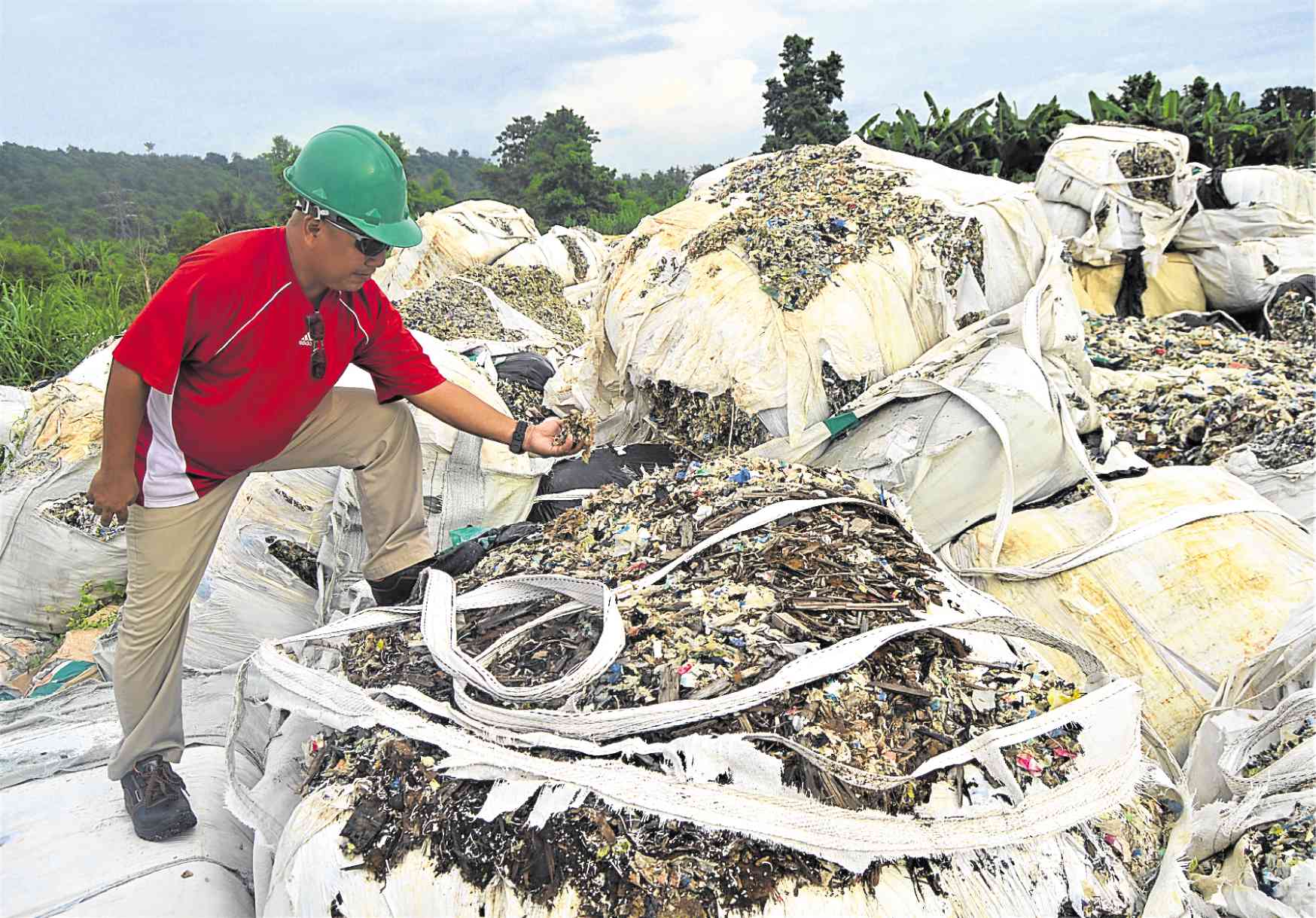 DENR seeks return of trash to Korea | Inquirer News