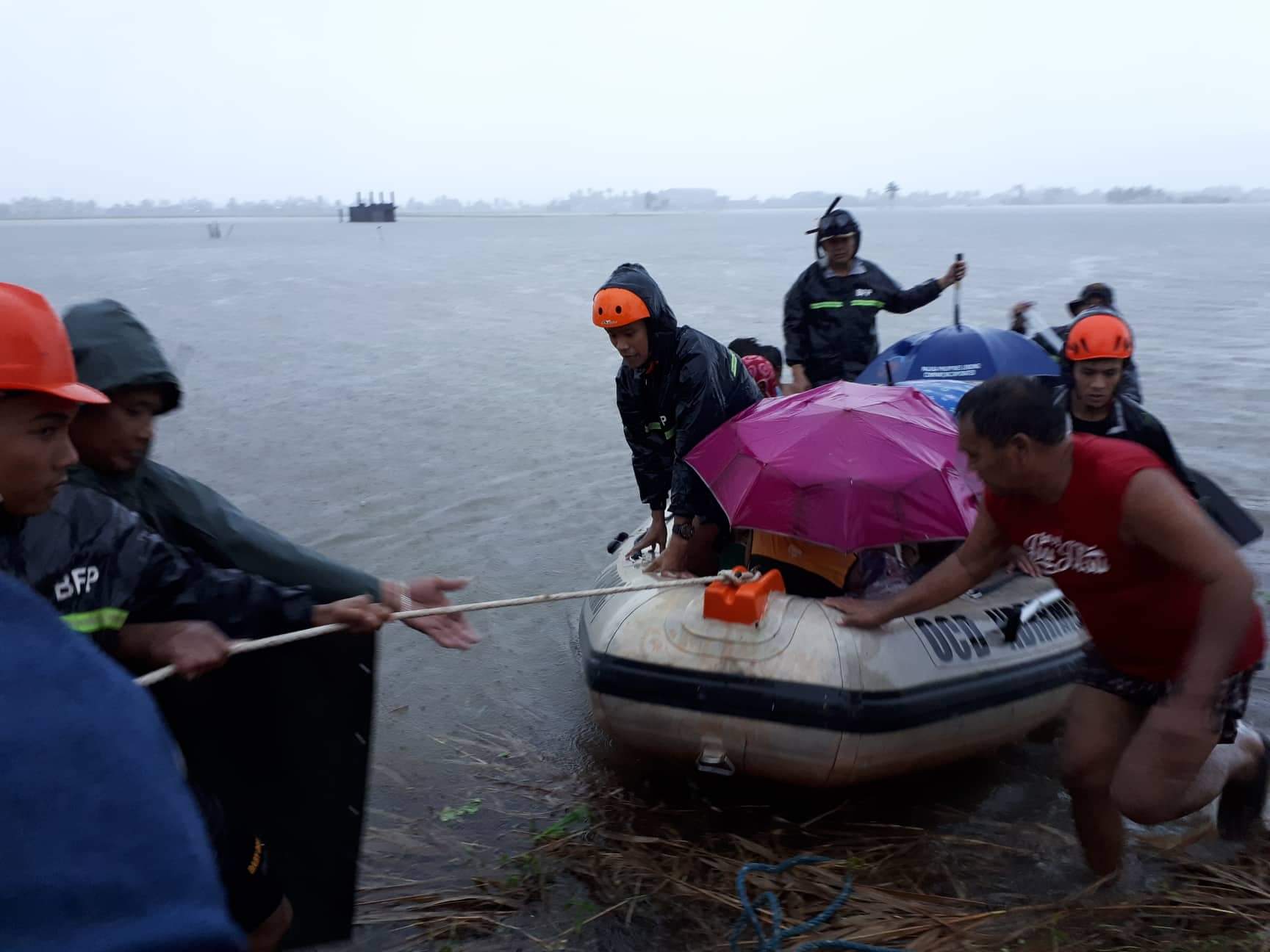 Albay town suspends classes due to heavy rains, flooding | Inquirer News
