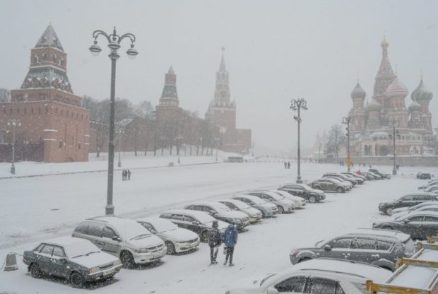 Record-breaking snowfall cloaks Moscow | Inquirer News