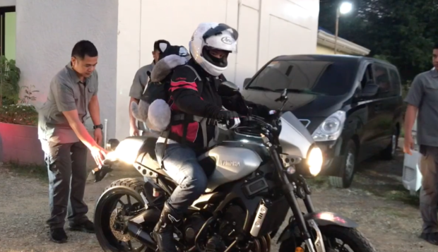 Sara Duterte rides big bike to HNP campaign in Isabela | Inquirer News