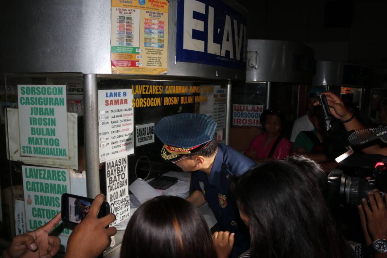 LOOK: Eleazar inspects Cubao bus terminals | Inquirer News
