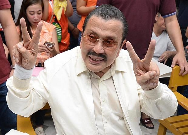 Estrada hosts party as he steps back from public service | Inquirer News