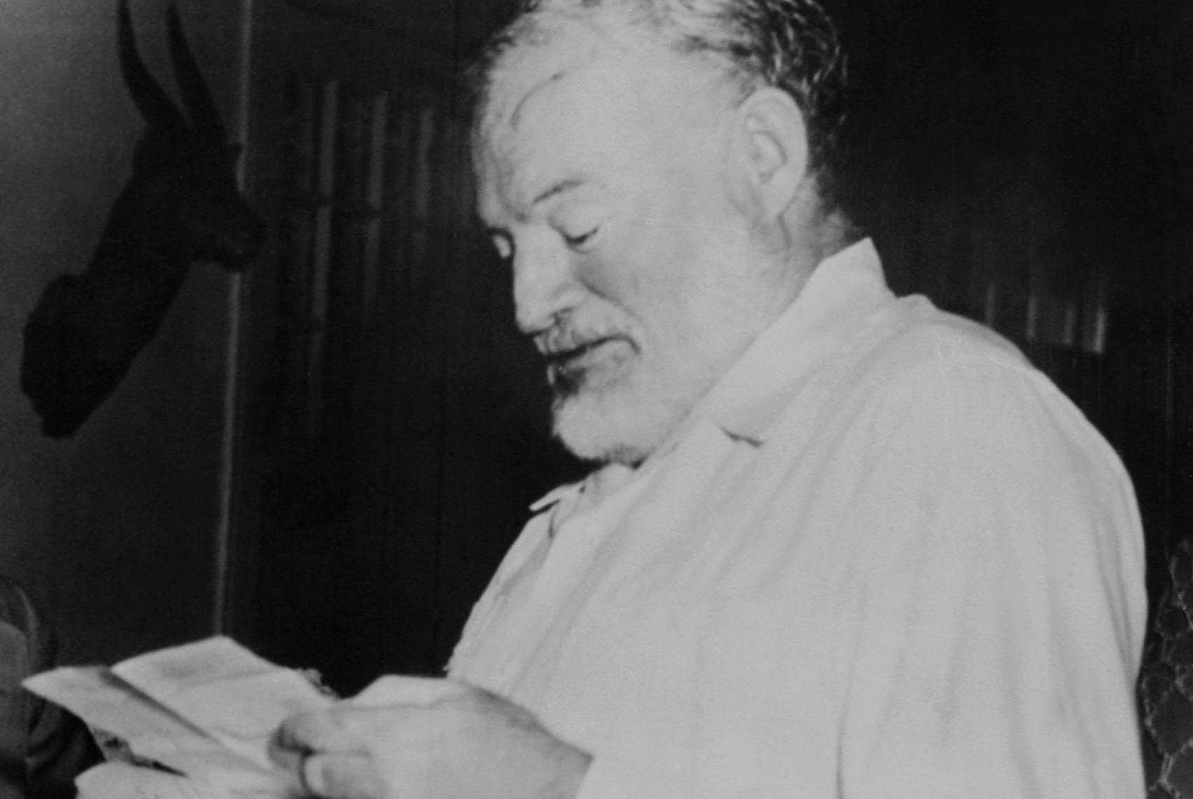 The day Hemingway ‘liberated’ the Ritz bar in Paris | Inquirer News