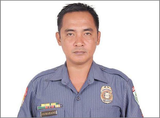 PNP awards hero cop slain in shootout with robbers | Inquirer News
