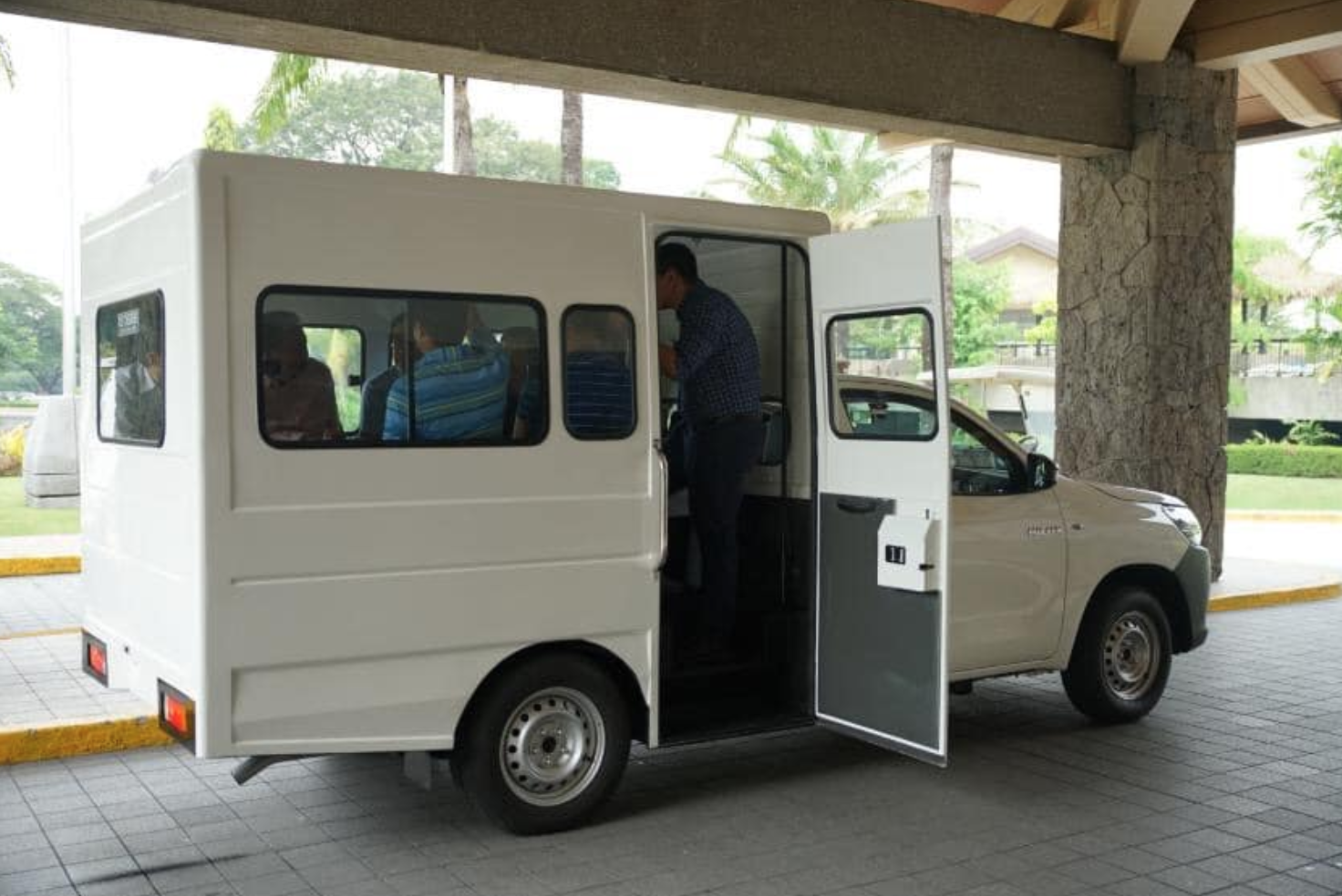 LOOK: Prototype of Class 1 modern PUV unit | Inquirer News