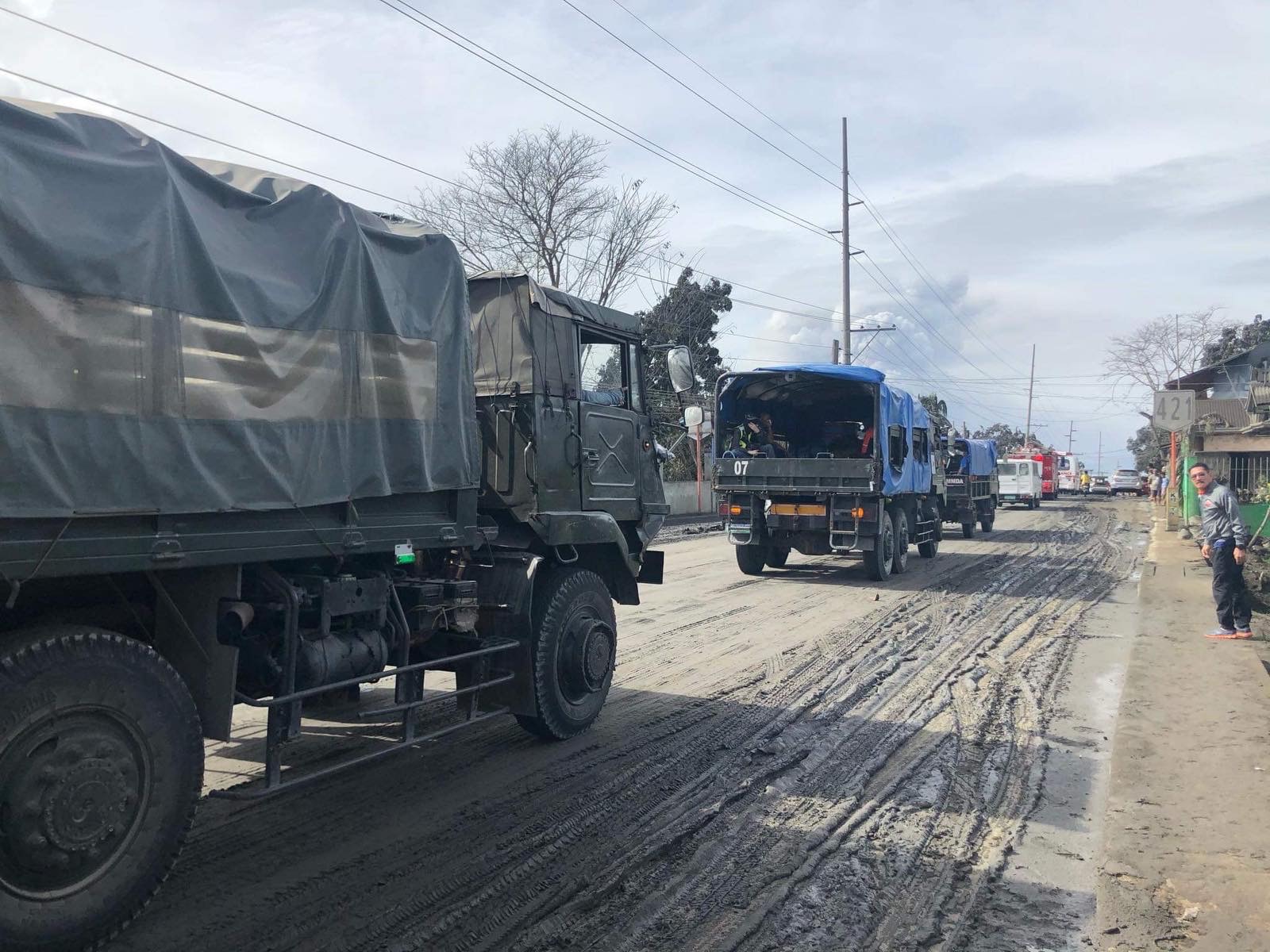 MMDA deploys rescue team to Batangas following Taal eruption | Inquirer ...