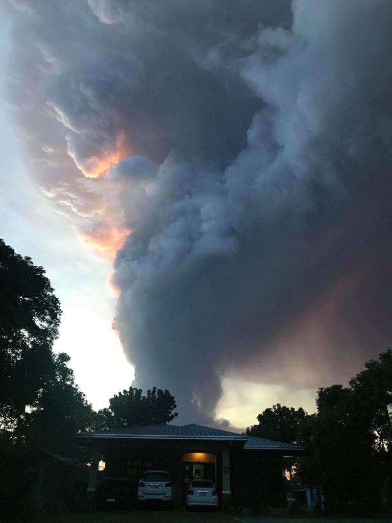 LOOK: Heavy ashfall in Batangas, Cavite, Laguna after Taal eruption ...