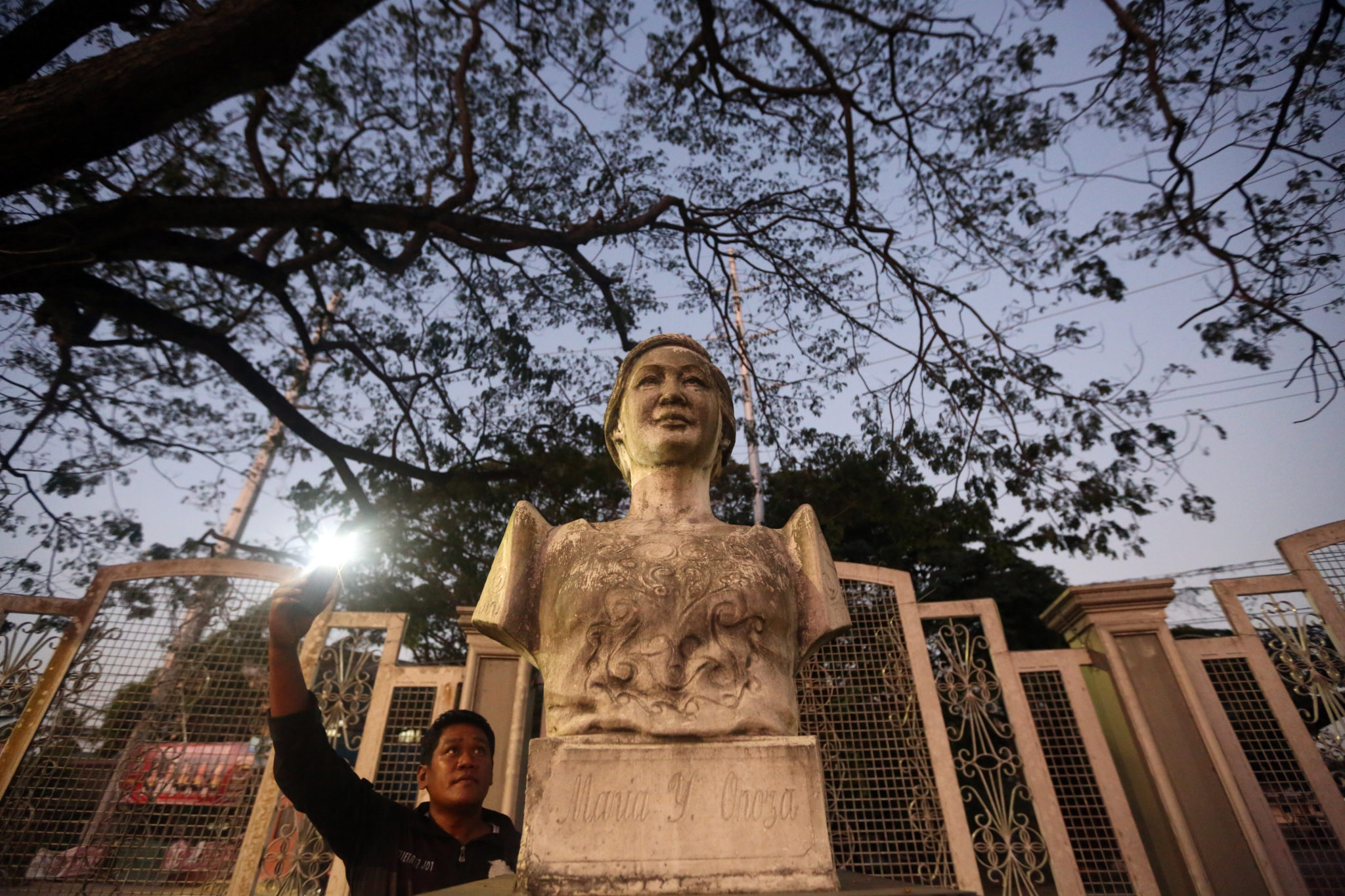 Grave marker revives interest in WWII heroine Maria Orosa | Inquirer News