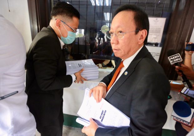 BREAKING: Solicitor General asks SC to forfeit ABS CBN's franchise ...