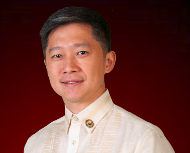 Congressman Yap gets tested correctly by rapid test kits | Inquirer News
