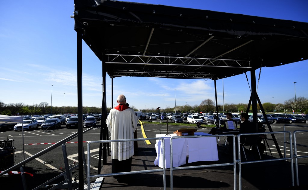 Jesus takes the wheel at German Good Friday drive-in | Inquirer News